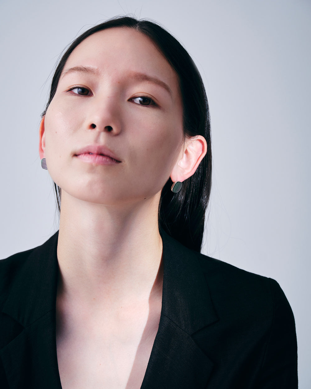 Black Shell Window Pierces -Silver-